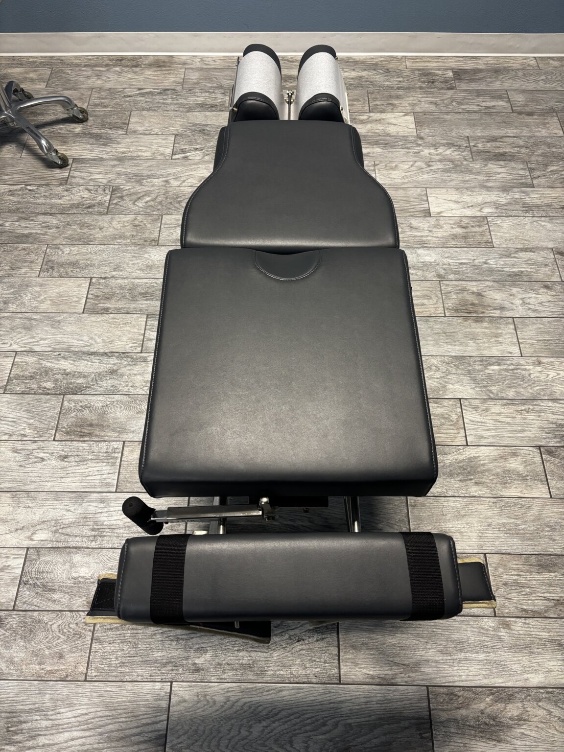 Lloyd 402 Flexion Distraction Table - Stationary w/ Pelvic Drop ...